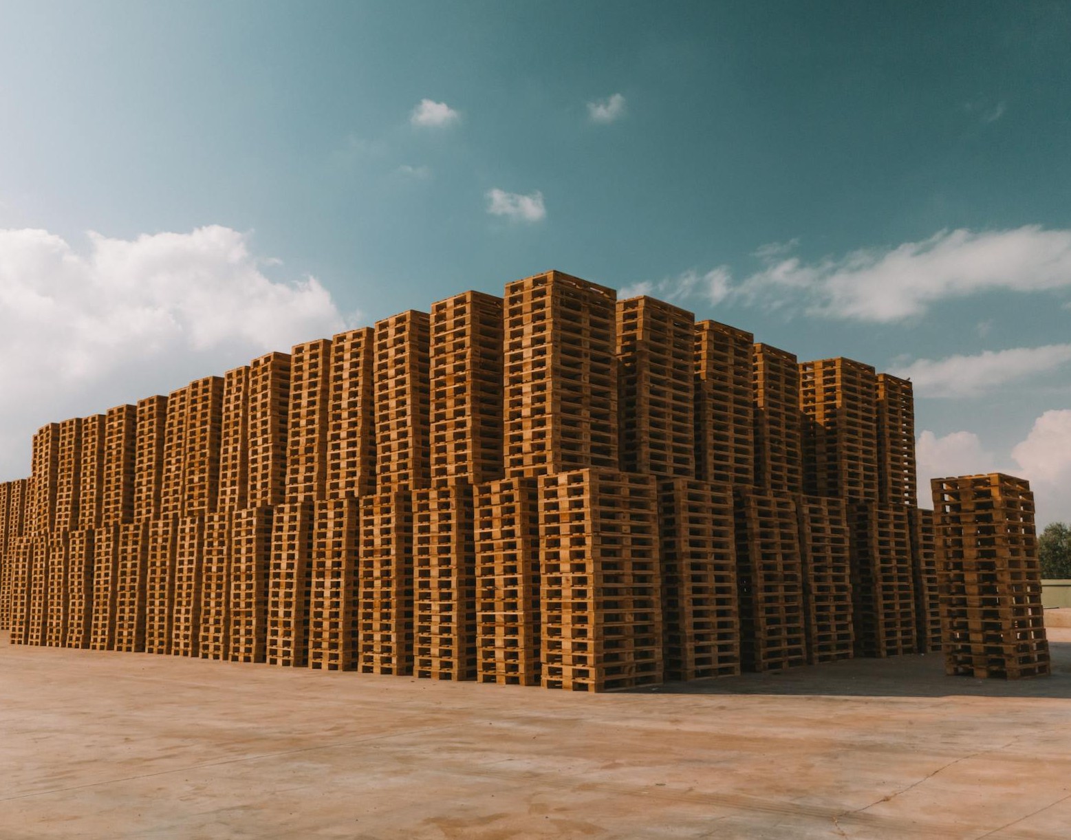 Pallets for Beverages: The Backbone of Beverage Logistics - Kukla ...